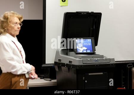 DS200 Precinct scanner & tabulator optical scan voting system in a ...