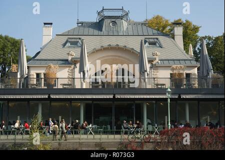 Wien, Vienna: park Stadtpark, restaurant Steirereck in Meierei im ...