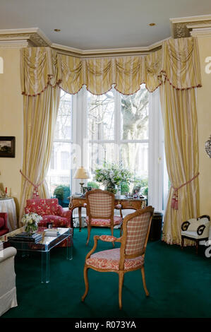 Edwardian living room with bay window Stock Photo - Alamy