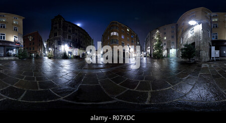 360° view of Innsbruck old town at night - Alamy