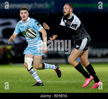 Swansea, UK. 2 November 2018. Guinness pro 14's Ospreys Rugby v Glasgow ...