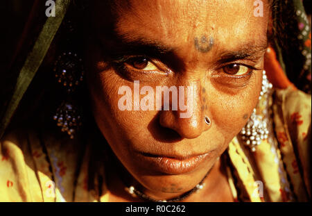 Indian woman belonging to the Gaduliya Lohar caste ( India Stock Photo ...