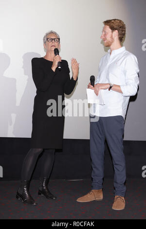 Jamie Lee Curtis mit Moderator Louis Klamroth (Sohn von Peter Lohmeyer ...