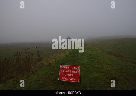 footpath closed sign. The Macmillan Way. Lincolnshire. East Midlands ...