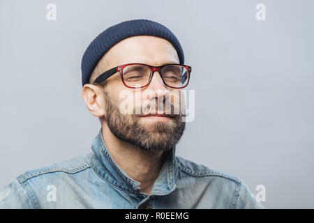 Photo of satisfied peaceful person closed eyes hands fingers meditate ...