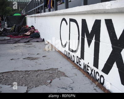 Mexico City, Mexico. 04th Nov, 2018. Migrants resting in a temporary ...