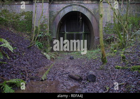 Oxendon Tunnel disused railway tunnel. The Macmillan Way. The Brampton ...