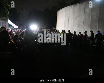 Mexico City, Mexico. 04th Nov, 2018. Migrants resting in a temporary ...