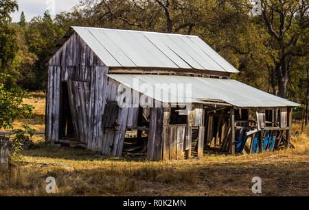 An old falling down barn in the fall Stock Photo: 93902569 - Alamy