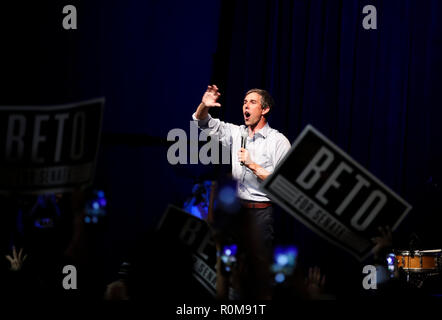 Houston. 5th Nov, 2018. Democratic candidate of senator Beto O'Rourke ...
