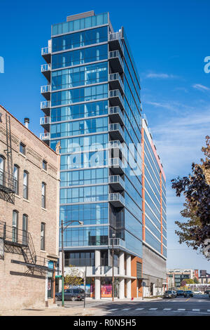 Multi unit condominium building in South Loop designed by Stanley ...