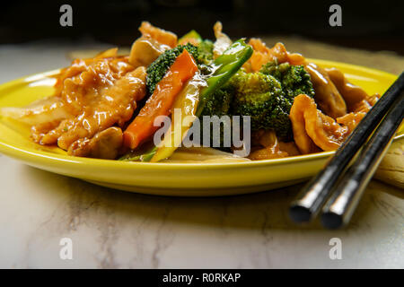 Yu-shiang chicken with garlic sauce and sauteed mixed chinese ...