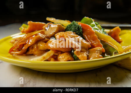 Yu-shiang chicken with garlic sauce and sauteed mixed chinese ...