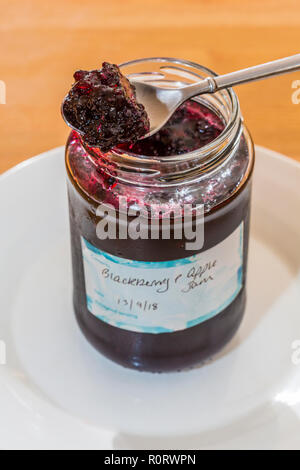 Jar with blackberry jam Stock Photo - Alamy