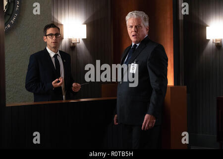 LEGENDS OF TOMORROW, (aka DC'S LEGENDS OF TOMORROW), from left: Caity ...