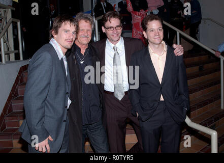 ROBERT SEAN LEONARD, ETHAN HAWKE, ALLELON RUGGIERO, DEAD POETS SOCIETY ...