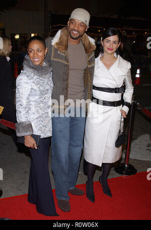 JADA PINKETT SMITH & PENELOPE CRUZ ATTEND THE 'GOTHIKA' WORLD PREMIERE ...