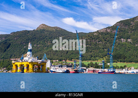 Oil rigs off the coast of Norway near Stavanger Stock Photo - Alamy