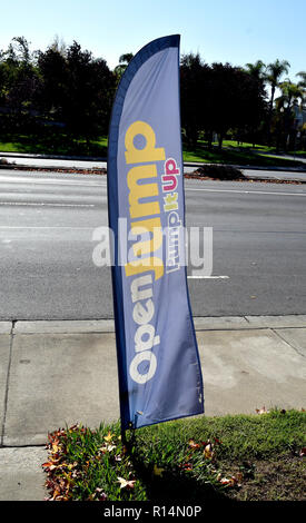 Pump It Up - The Inflatable Party Zone logo - indoor entertainment for ...