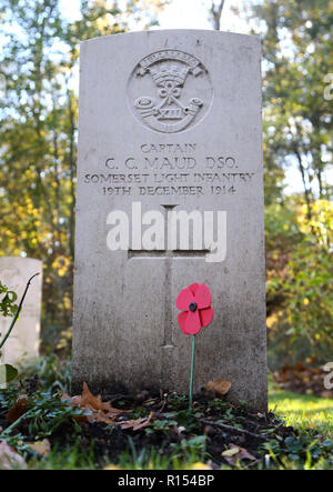 The grave of Captain Charles Carus Maud of the 1st Battalion Somerset ...