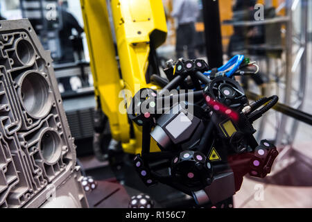Robot arm with 3D optical CMM scanning system Stock Photo - Alamy