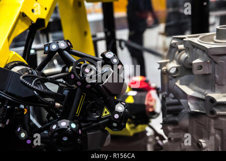 Robot arm with 3D optical CMM scanning system Stock Photo - Alamy