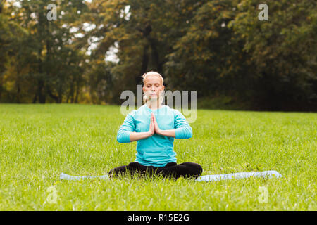 Yoga-Salutation Seal /Anjali Mudra Stock Photo - Alamy