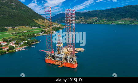 Oil rigs off the coast of Norway near Stavanger Stock Photo - Alamy