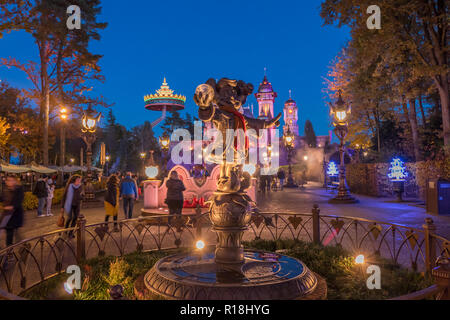 Symbolica and Pagode by Night, Efteling Stock Photo - Alamy