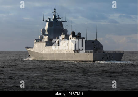 The Norwegian frigate KNM Otto Sverdrup at sea Stock Photo - Alamy