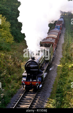 Schools class '926' Repton steam locomotive, at Grosmont Station on ...