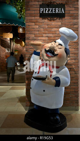 Statue of an Italian chef advertising a Pizzeria restaurant Stock Photo ...