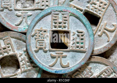 Old chinese coin of Tang Dynasty Stock Photo - Alamy