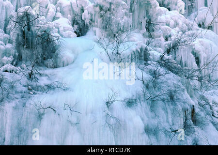 Beijing, China. 11th Nov, 2018. The waterfall is frozen during winter ...