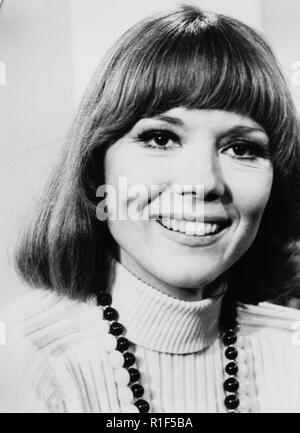Diana Rigg actress Stock Photo: 20228919 - Alamy