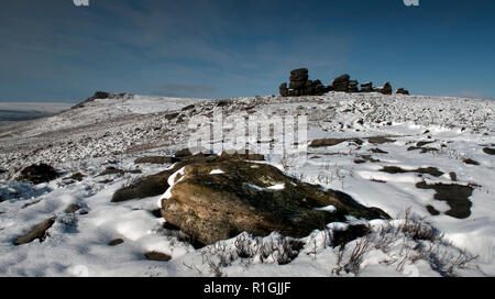 Back Tor on Derwent Edge Millstone Grit escarpment above Upper Derwent ...