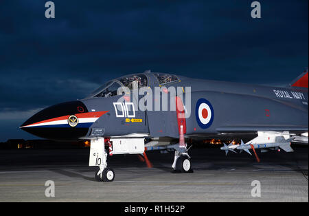 Royal Navy - McDonnell Douglas Phantom FG.1 XT865 '165', base code 'VL ...