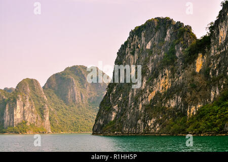 Limestone Rock Outcrop - Halong Bay, Vietnam Stock Photo - Alamy
