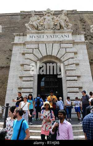 Tourist waiting in line at the entrance of the Vatican museum in the ...
