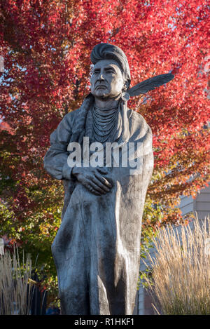 Chief Joseph sculpture, Georgia Bunn, in Joseph, Oregon Stock Photo - Alamy