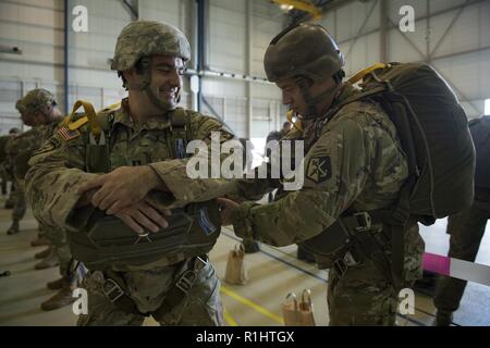 EINDHOVEN, Netherlands (Sept. 19, 2018) Pvt. Mark Freshour checks Staff ...