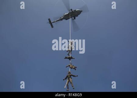 Helicopter during Spie rigging Stock Photo - Alamy