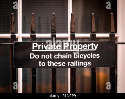 Do not chain bicycles to railings sign, warning sign, London cyclist ...