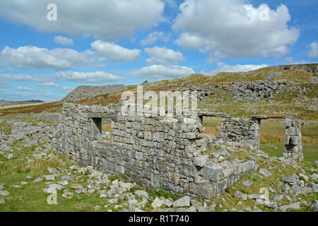 Ruined buildings at Swelltor quarry (disused) near Princetown on ...