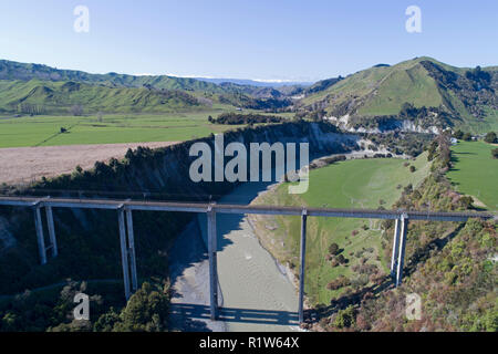 Mangaweka Railway Viaduct, and Rangitikei River, near Mangaweka ...