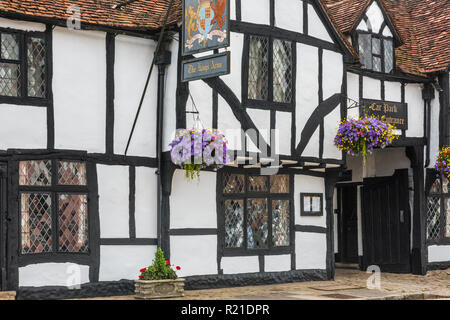 Kings Arms pub in Amersham, featured in the film 'Four Weddings and a ...