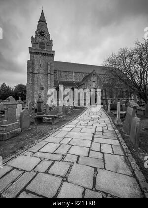 Graveyard Scene in black and white using Ilford SP2 400 Film Stock ...