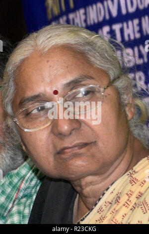 Kolkata, India. 16th Nov, 2018. Social activist Medha Patekar interacts with media at Kolkata ...