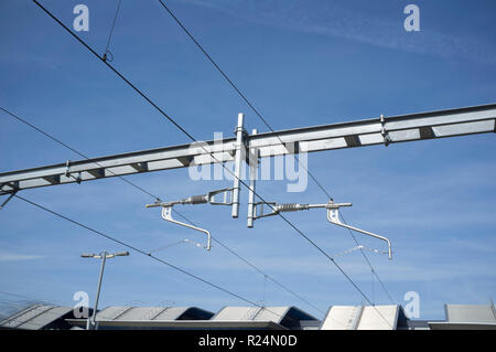 The new GWR electrification overhead power lines and gantries at ...