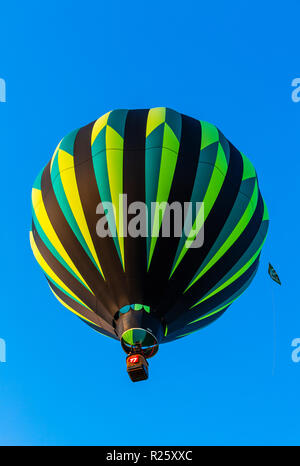 Hot air balloon in front of the blue sky Stock Photo - Alamy